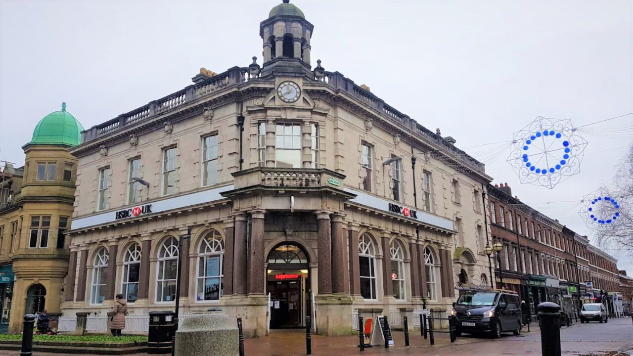 Heritage Roofing Restoration at HSBC Building, Carlisle - UK ...